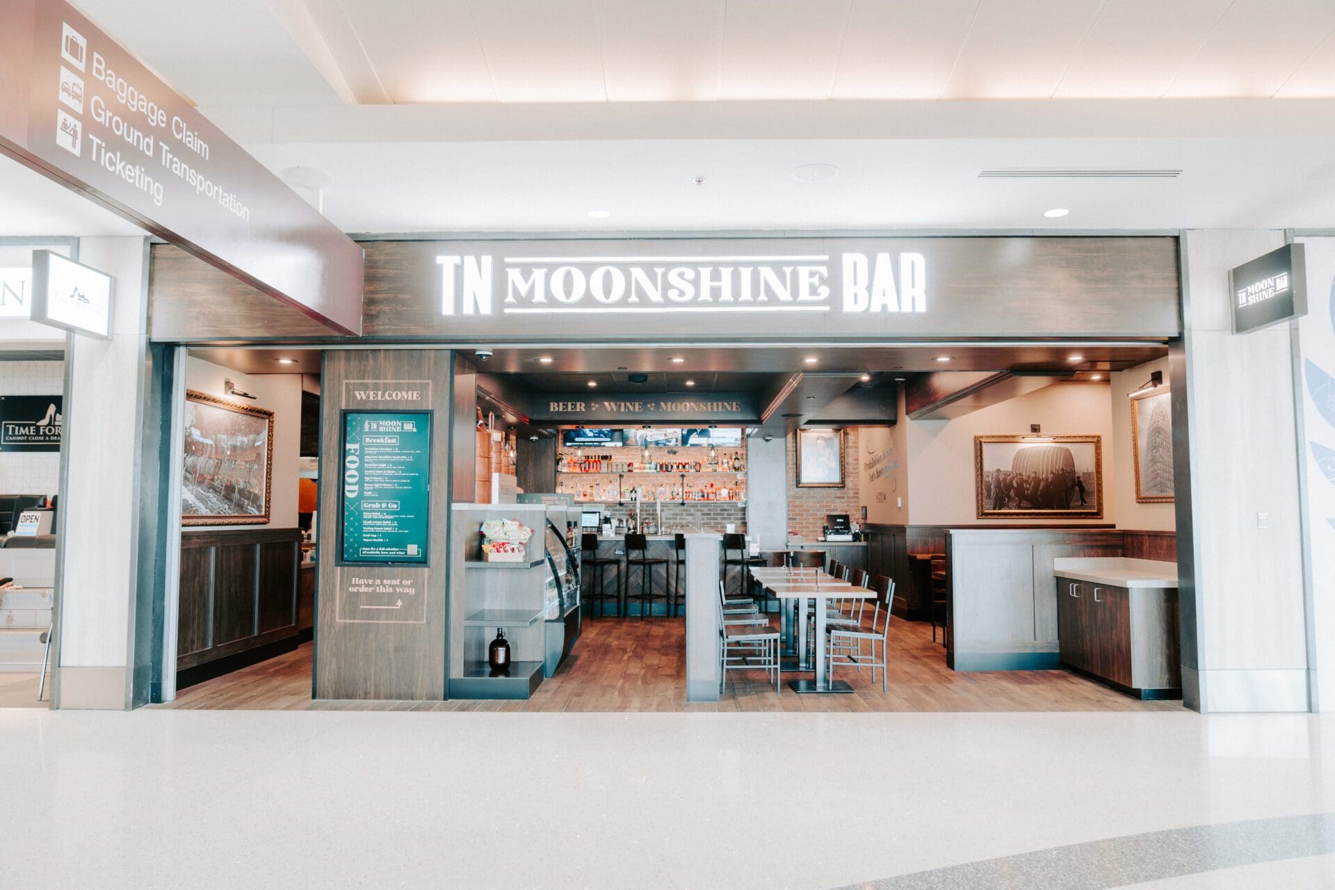 TN Moonshine Bar - Nashville International Airport | BNA